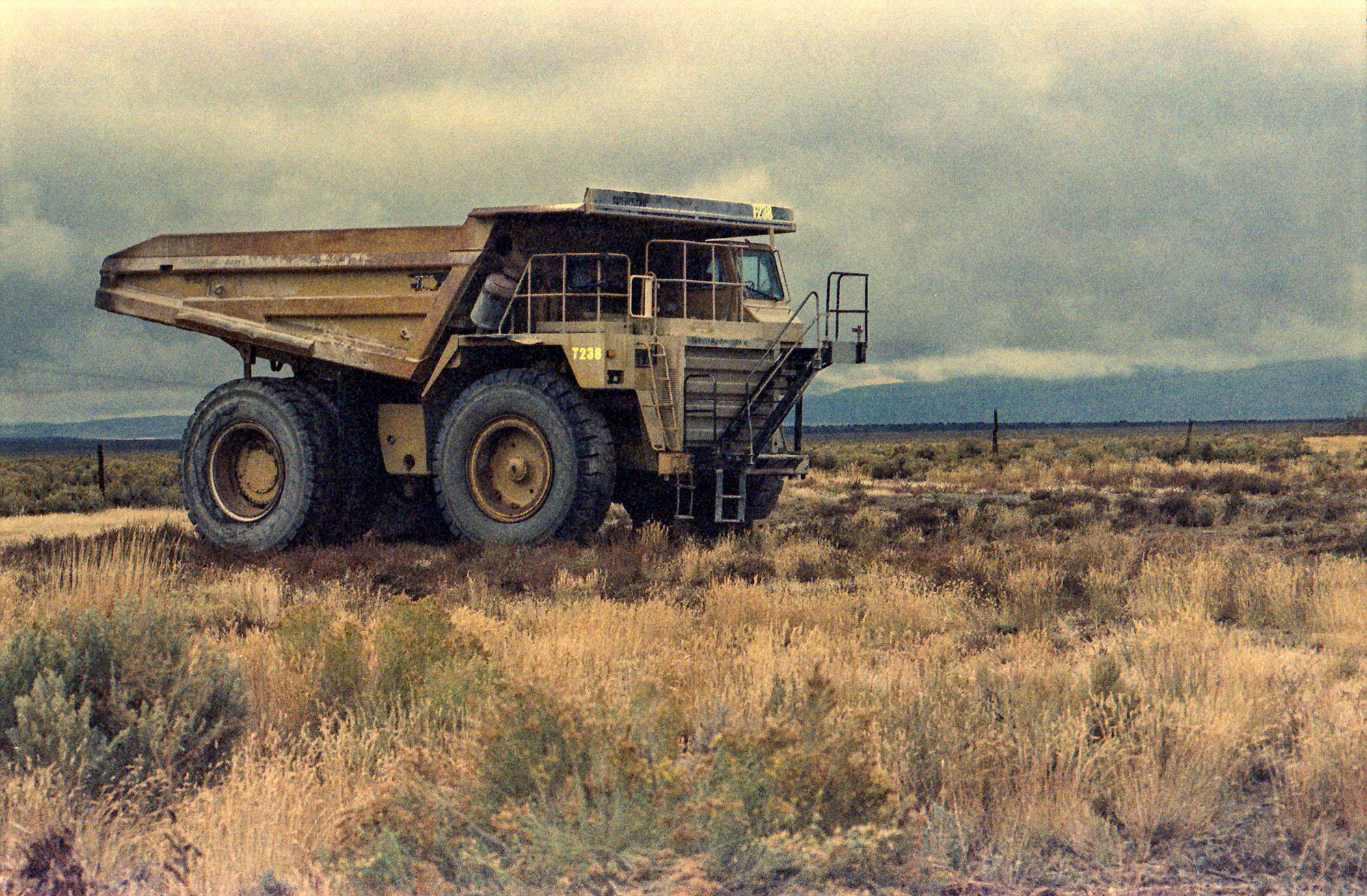 Classic Camera Review: Nikon N90s - The Noisy Shutter