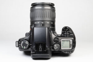 Classic Camera Review: Canon EOS Elan 7E - The Noisy Shutter